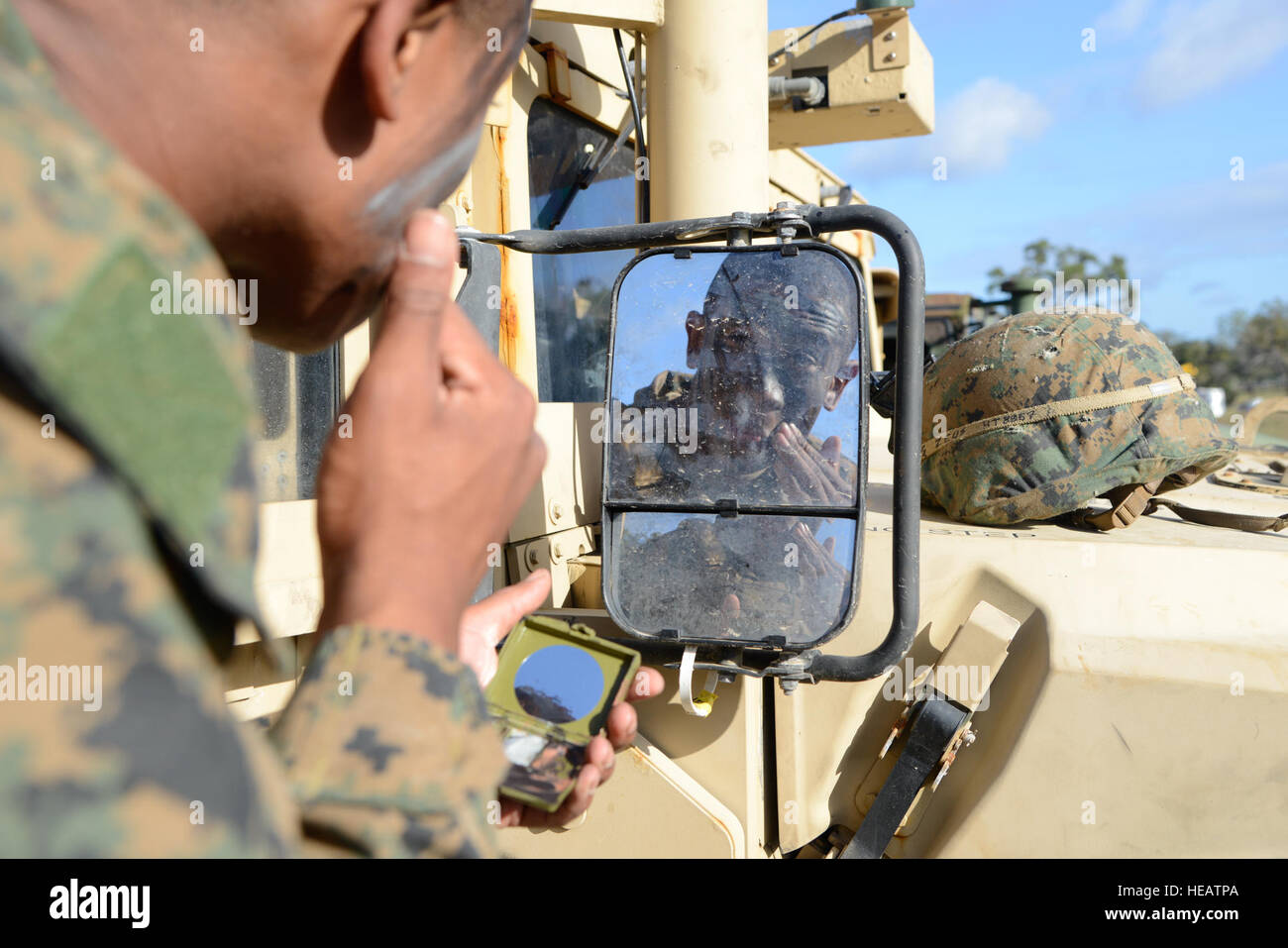 U s marines conduct field hi-res stock photography and images - Alamy