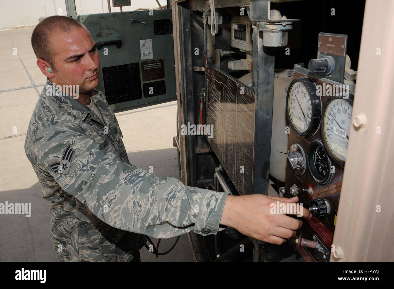 Air base iraq senior airman hi-res stock photography and images - Alamy