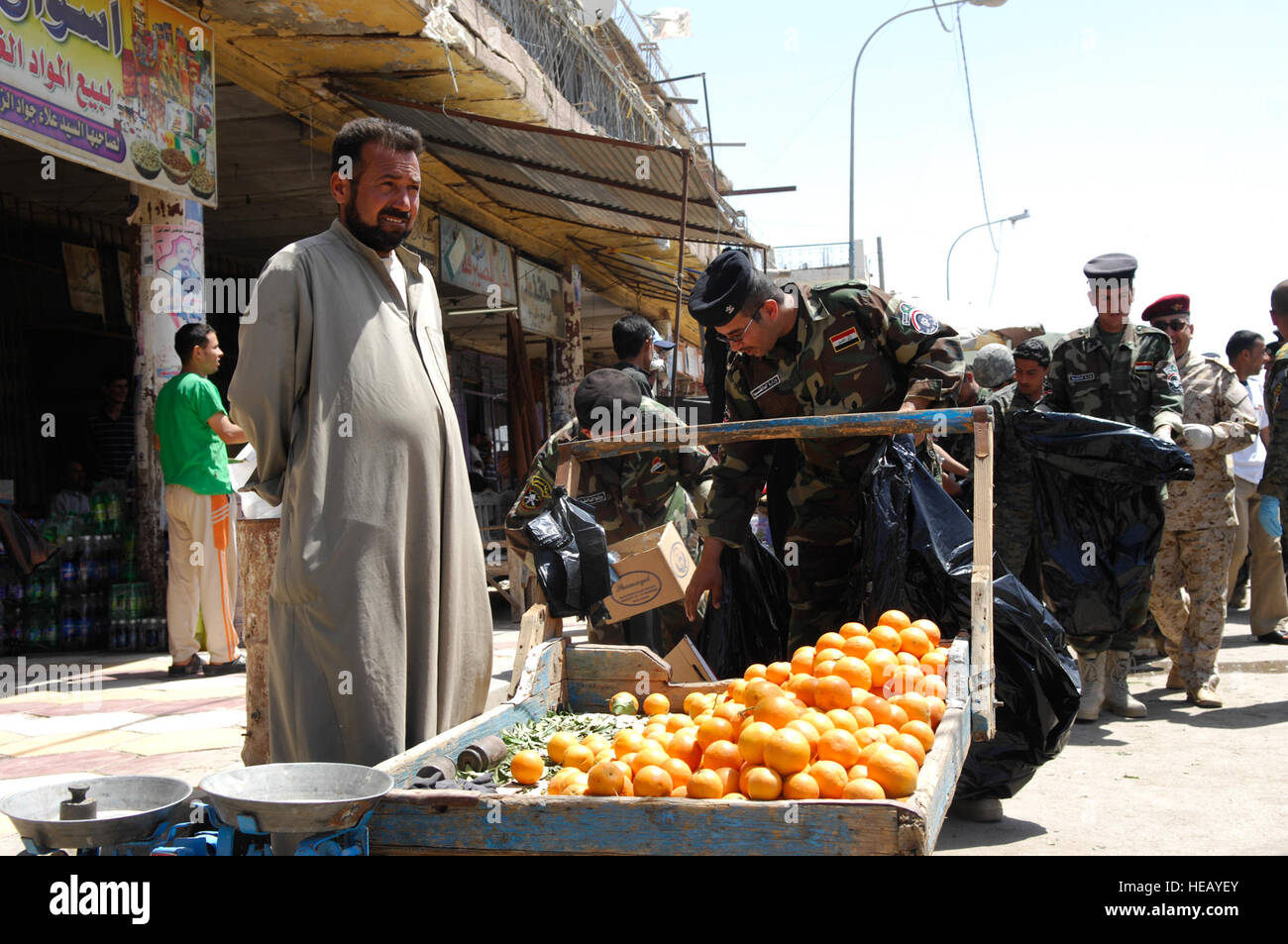 Iraqi citizen hi-res stock photography and images - Alamy