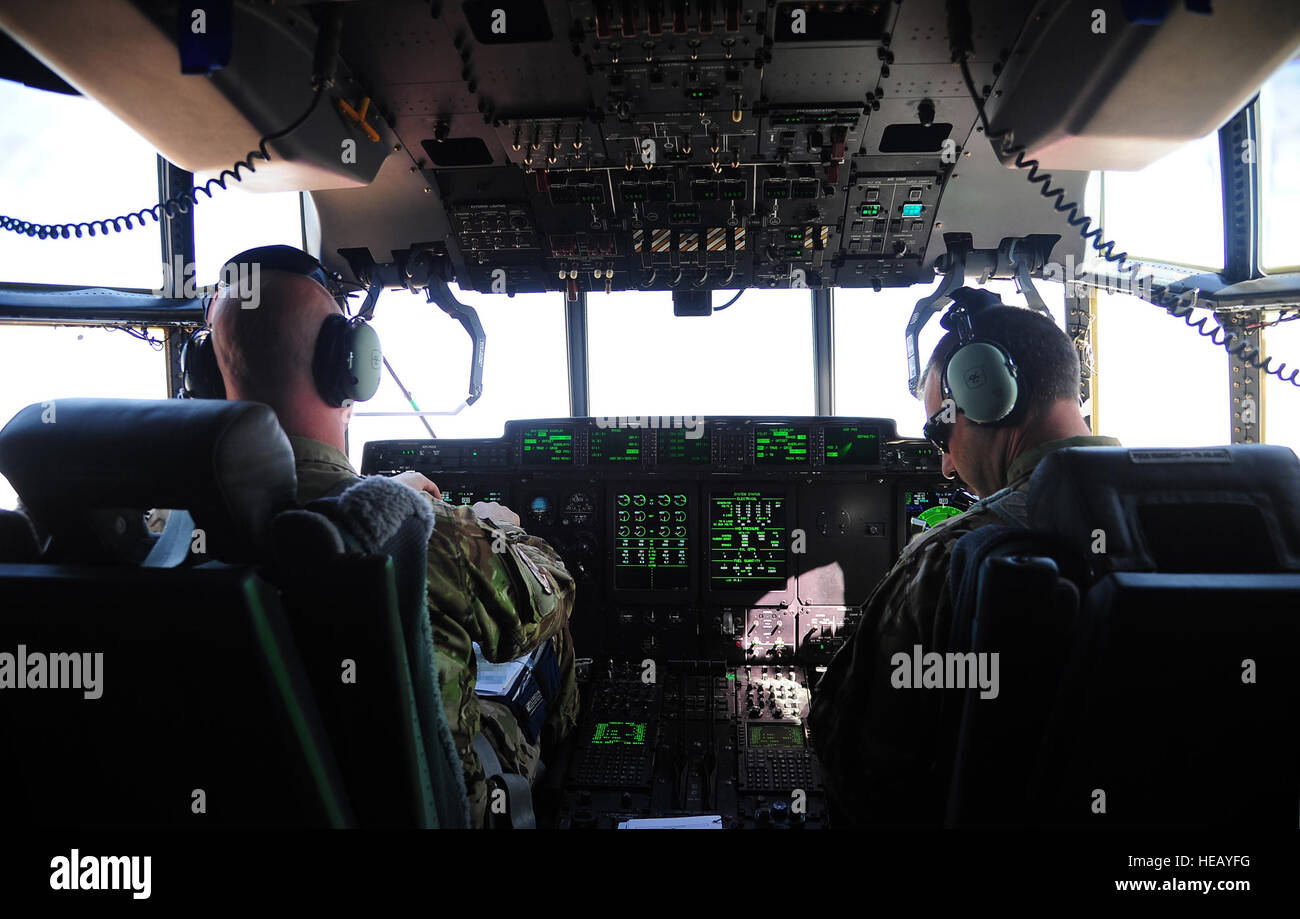 Fighter pilots map hi-res stock photography and images - Alamy