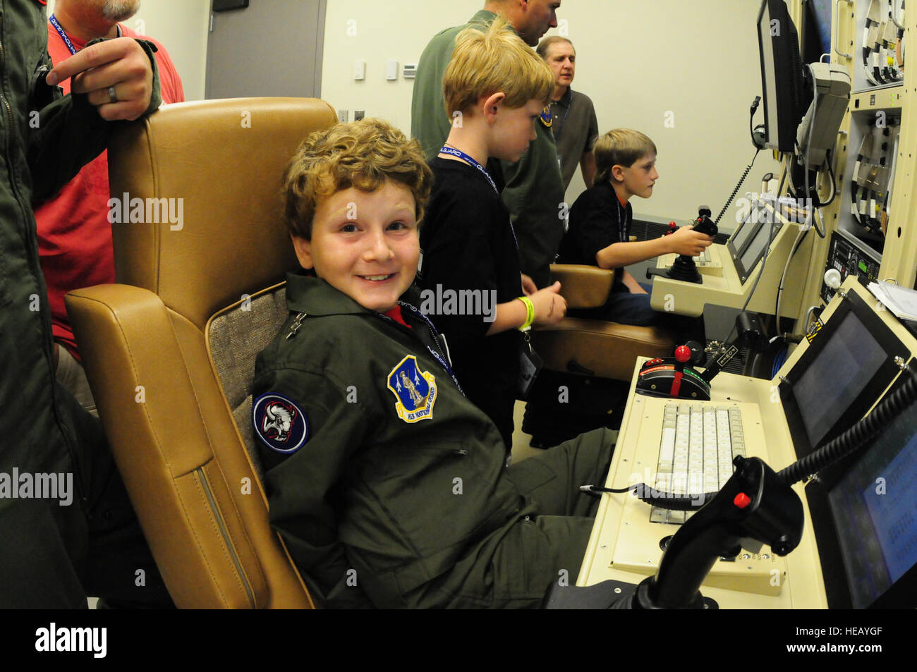 Us military training computer hi-res stock photography and images - Alamy