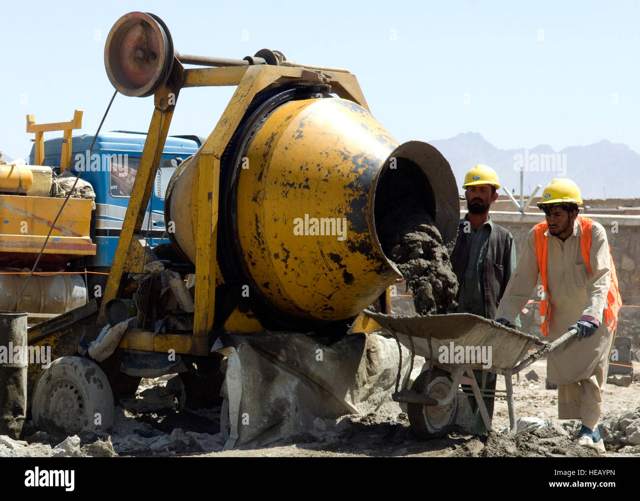 Construction workers take break on hi-res stock photography and images ...