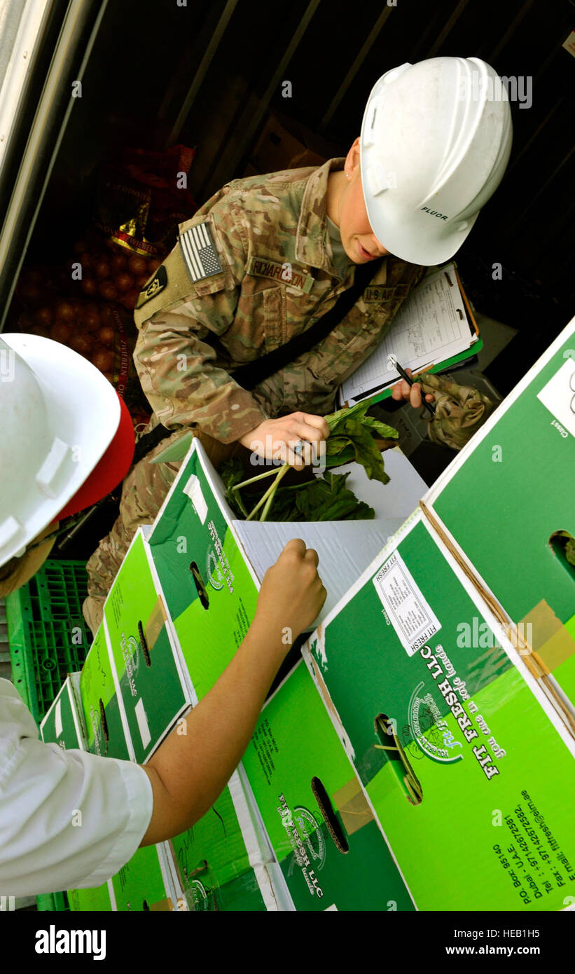 Members expeditionary medical facility hi-res stock photography and ...