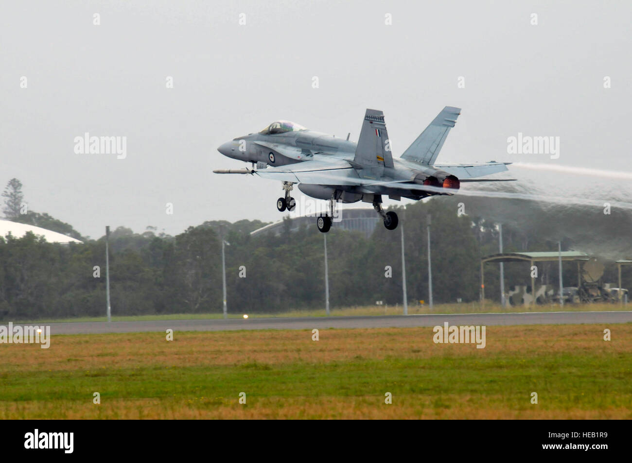 An Australian F-18 takes-off at the Royal Australian Air Force (RAAF ...