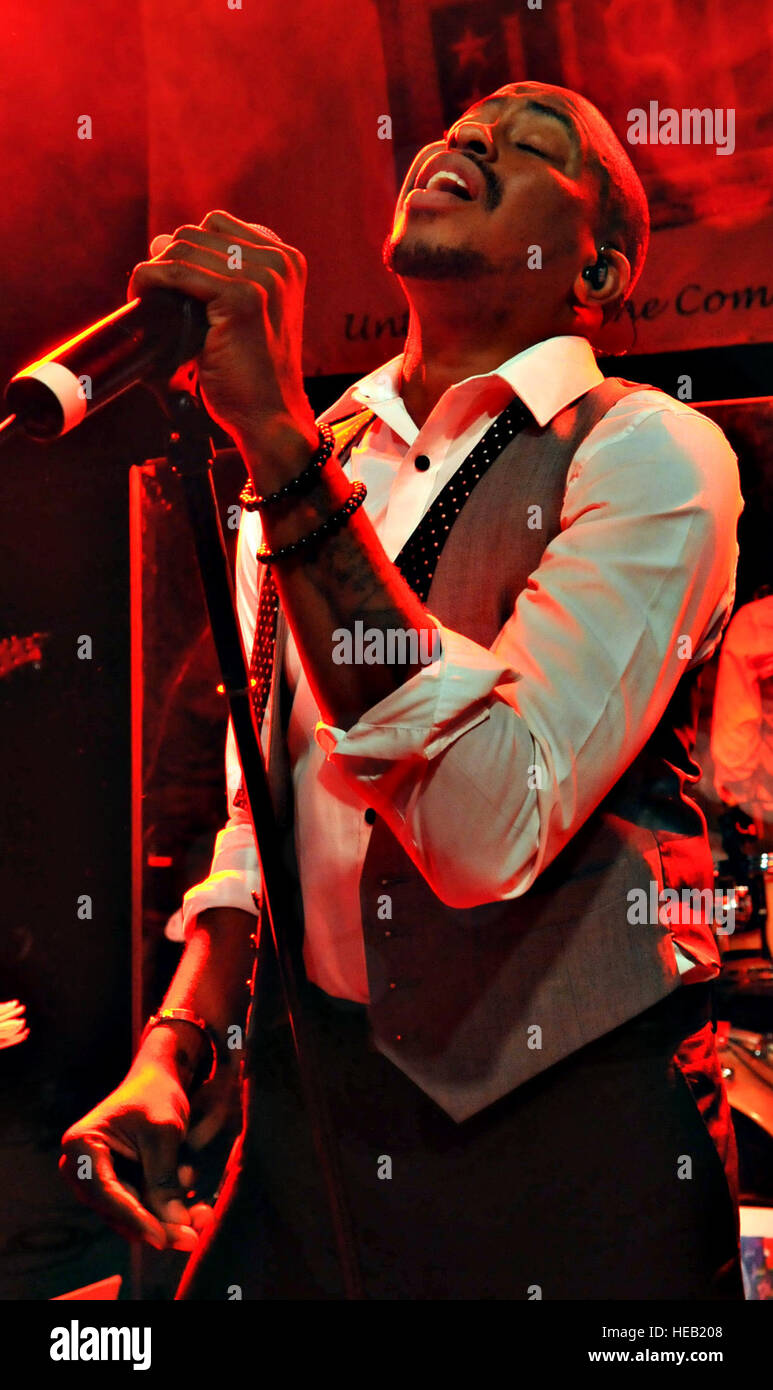 Raheem DeVaughn, American singer/songwriter performs for military ...