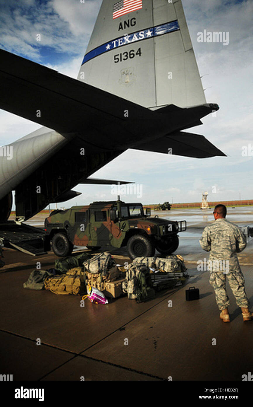Members of 147th Reconnaissance Wing, Texas Air National Guard arrive ...