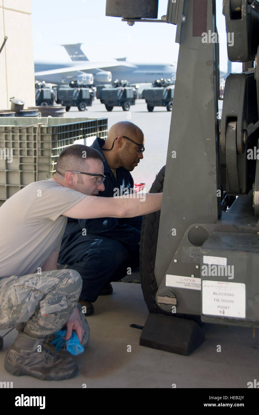349th aircraft maintenance squadron hi-res stock photography and images ...