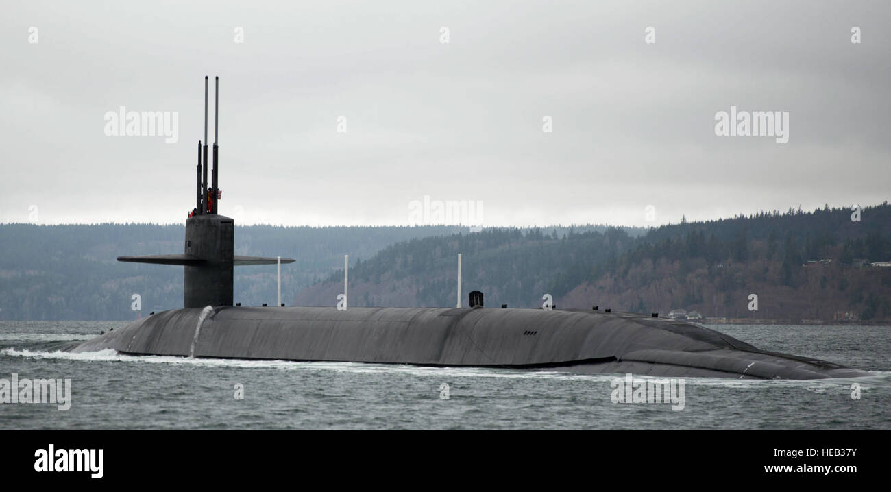 PUGET SOUND, Wash. (Dec. 24, 2015) – The Ohio-class ballistic-missile ...