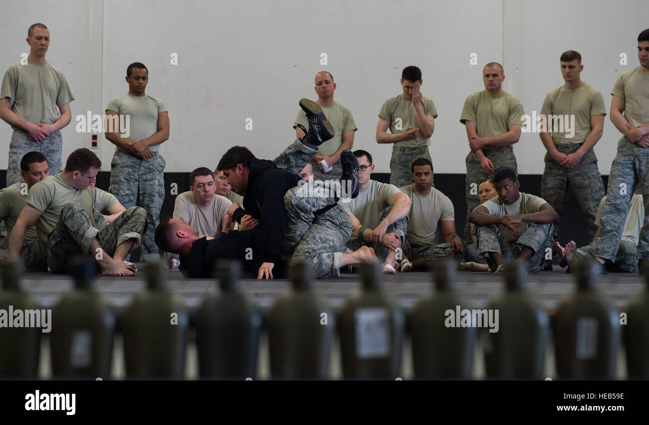 435th air force hi-res stock photography and images - Alamy