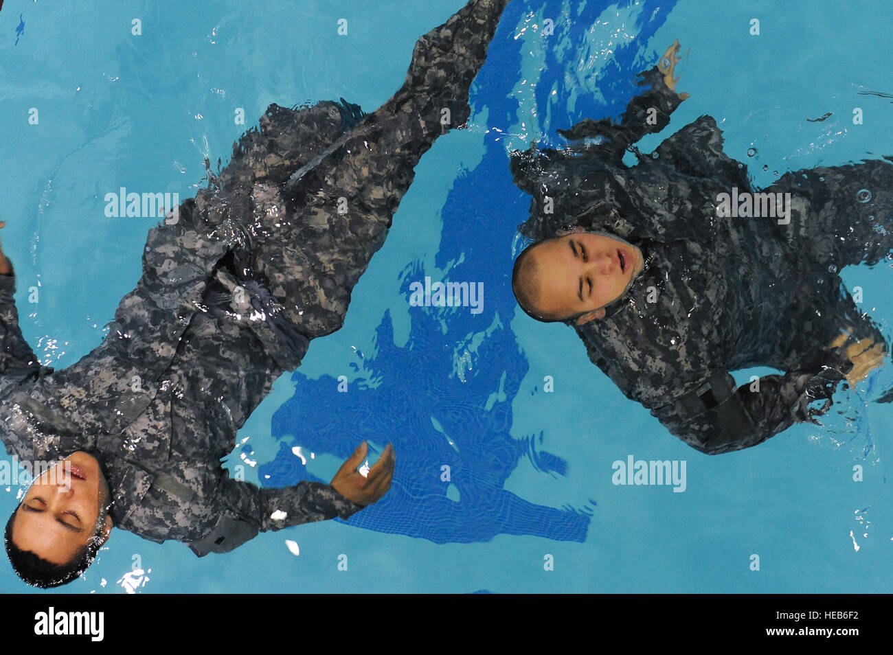 Soldiers from the 4th Quartermaster Detachment conduct combat water ...