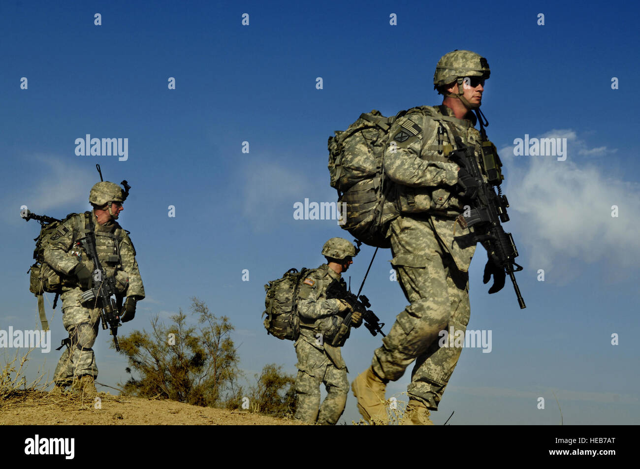 U.S. Army Soldiers from Charlie Company, 2nd Battalion, 22nd Infantry ...