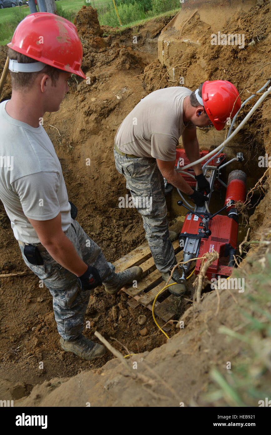 Rapid engineer deployable heavy operational repair squadron engi hi-res ...