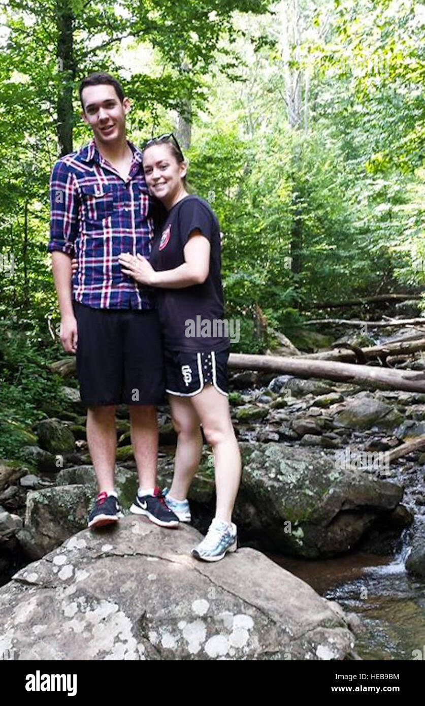 Airman 1st Class Andrew Pranzo, 89th Communications Squadron airborne ...