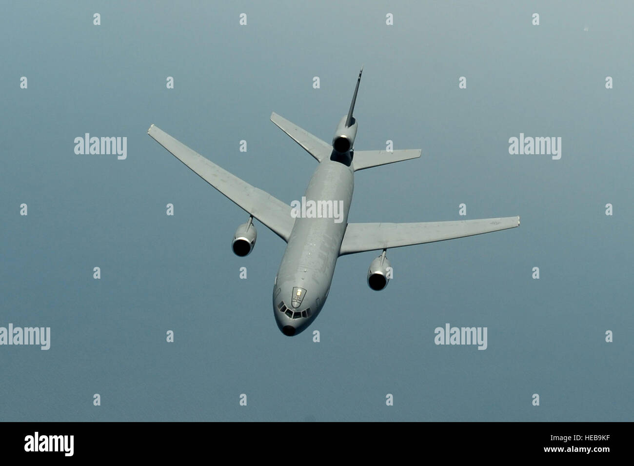 Us military kc 10 extender tanker hi-res stock photography and images ...