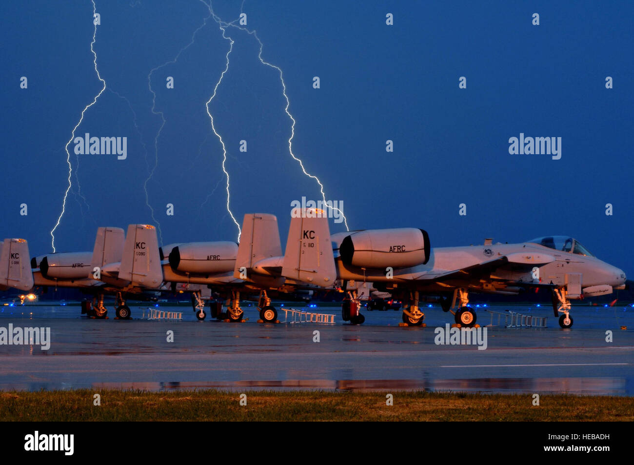2009 the 442nd fighter wing maintains fleet of 27 a 10s hi-res stock ...