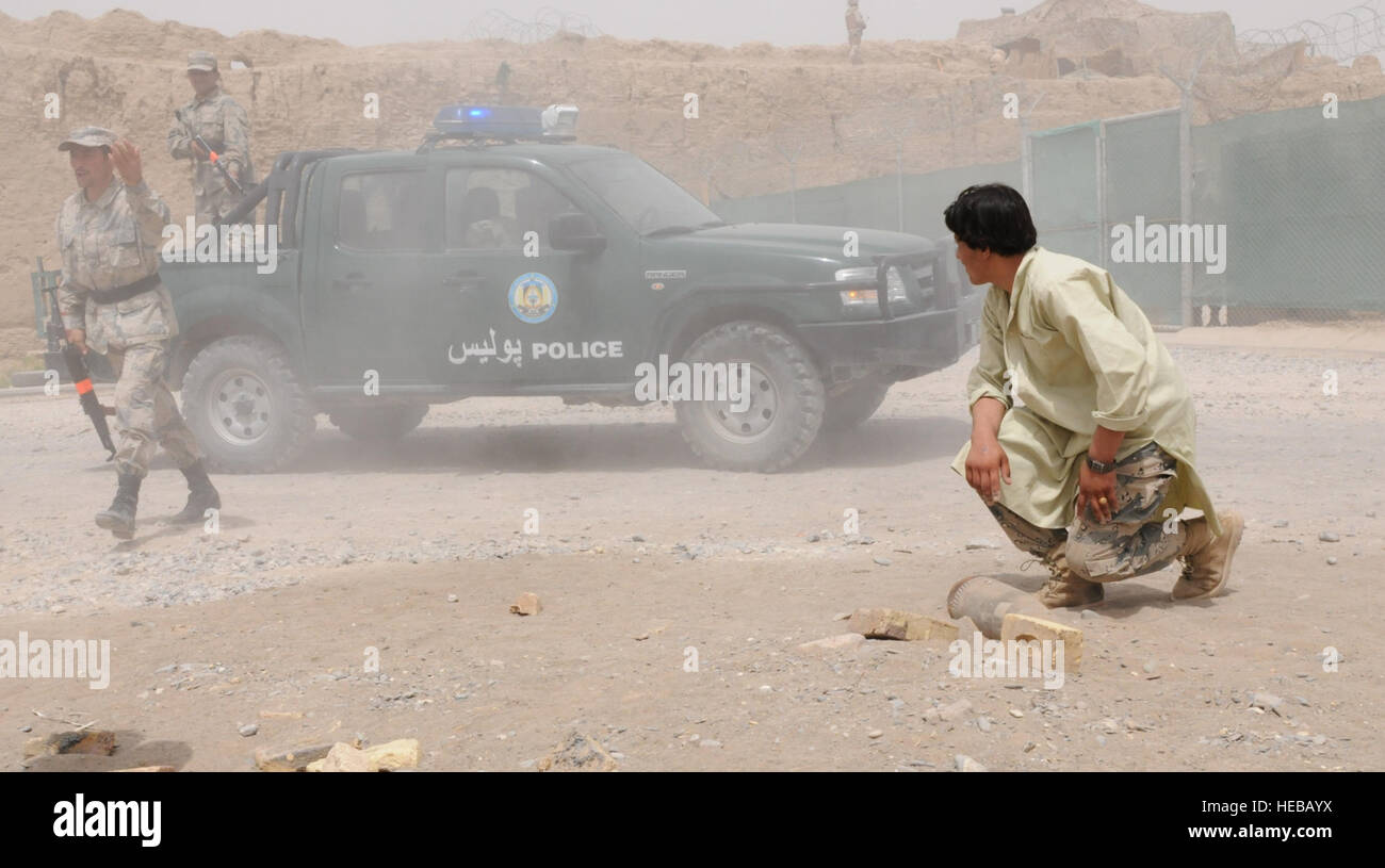 New Afghan Border Patrolmen demonstrate counter-IED techniques first ...