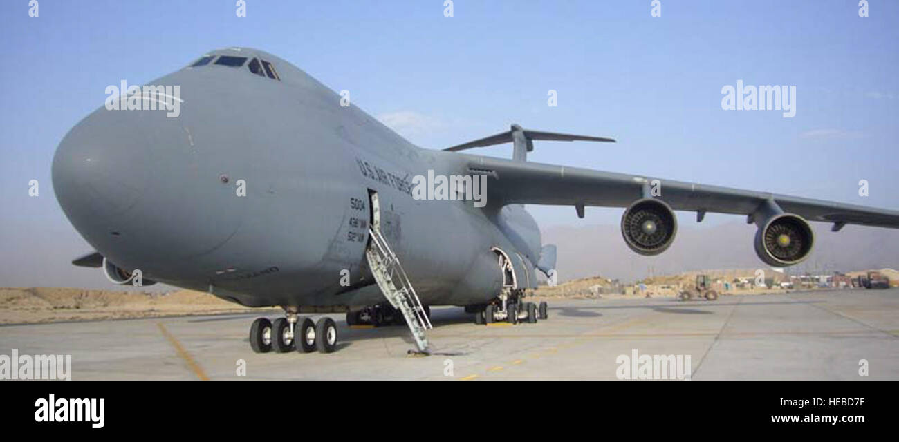 A C-5 Galaxy, the U.S. Air Force’s largest airlift aircraft ...