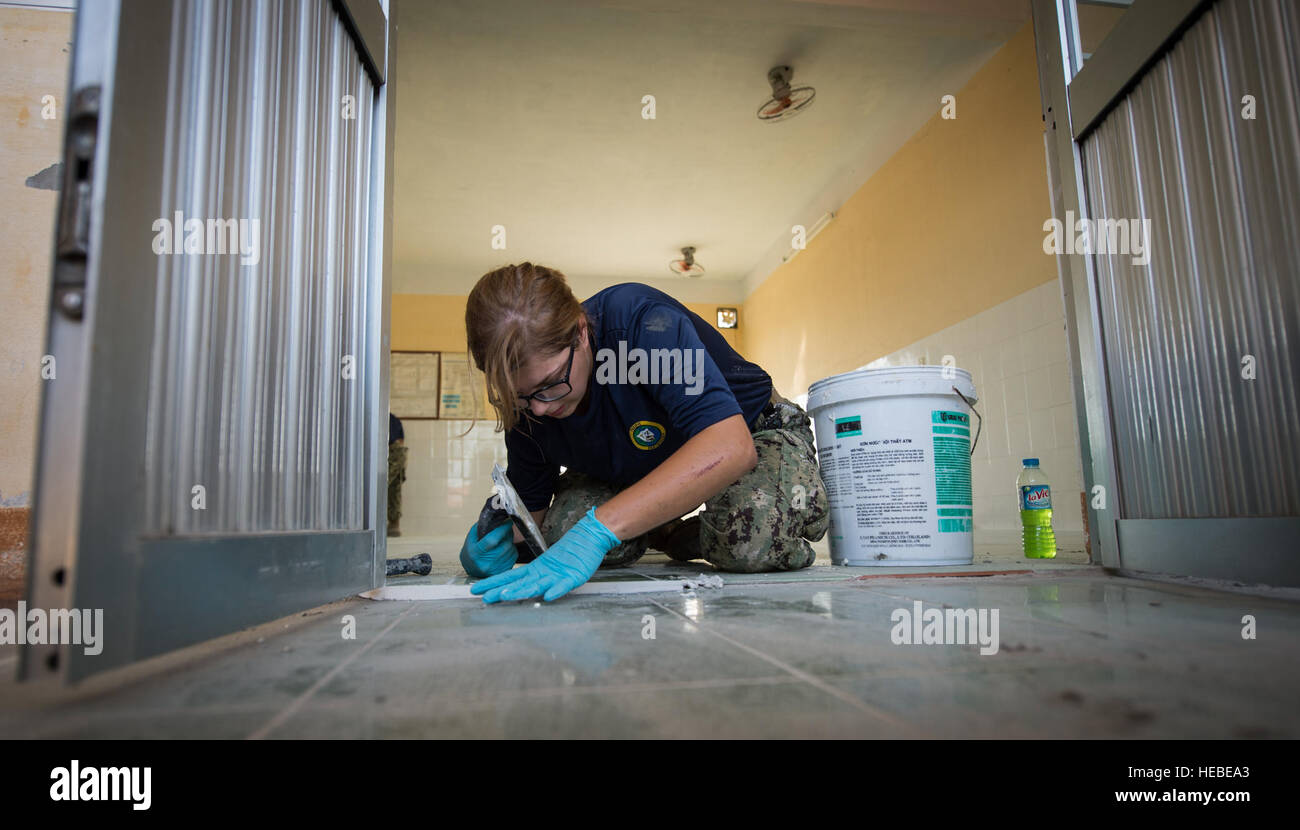 DA NANG, Vietnam (Aug. 19, 2015) Builder Seaman Erica Kachur, a U.S ...
