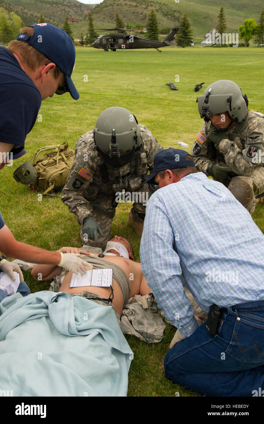 Utah Army National Guard soldiers with the 1-71 Medical Battalion ...