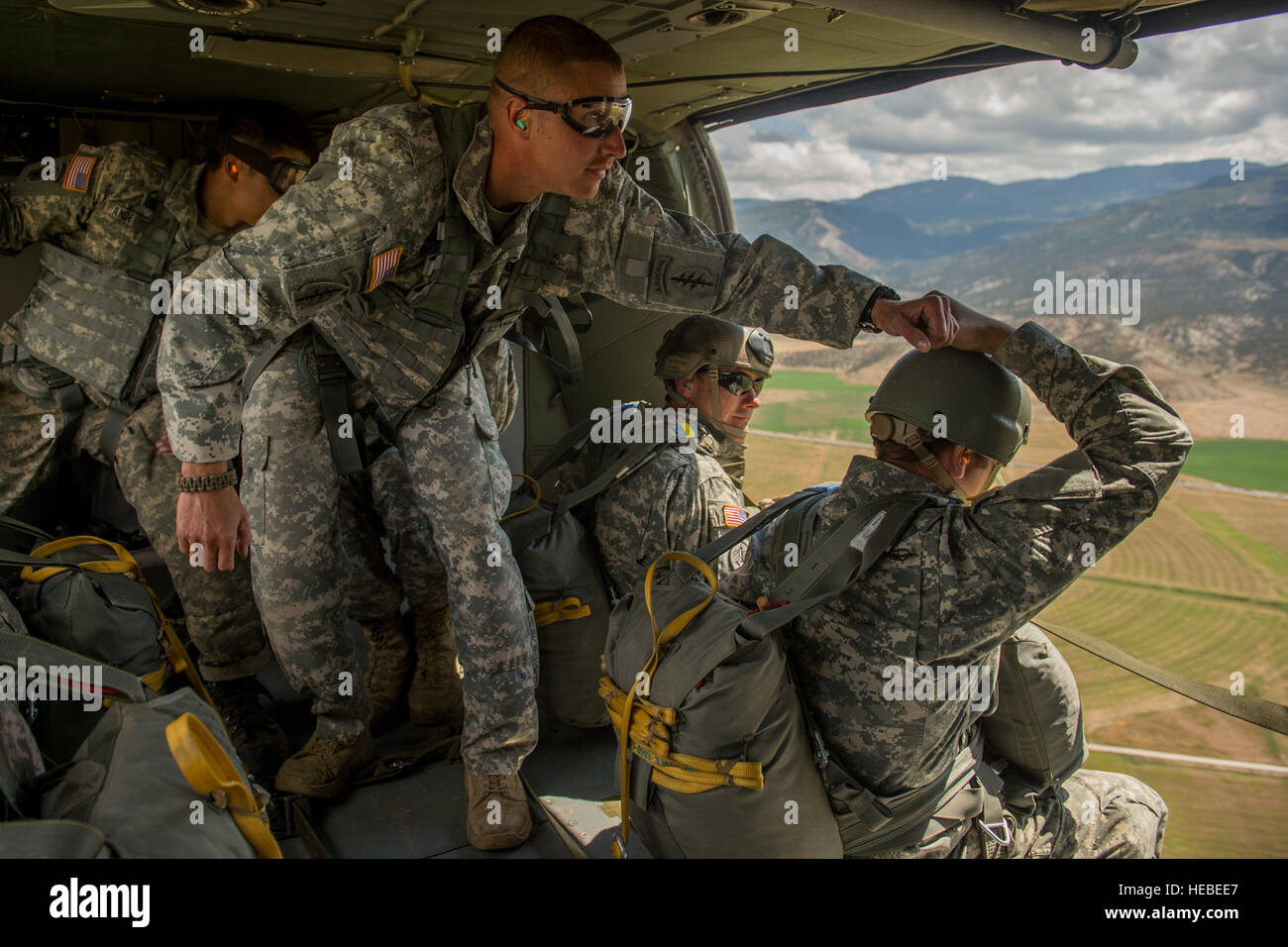 Soldiers assigned to the Utah Army National Guard 19th Special Forces ...