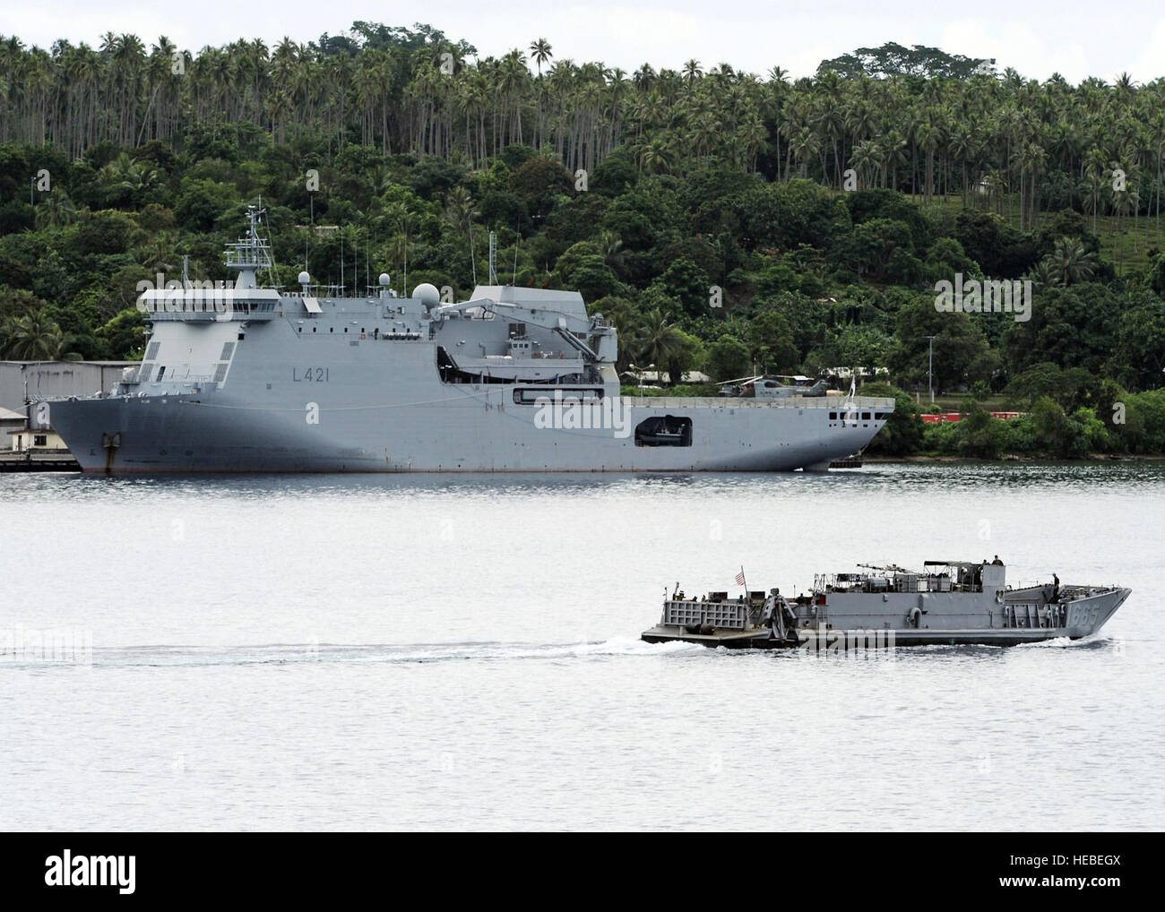Landing craft utility 1665 transits through Segond Channel, Vanuatu ...