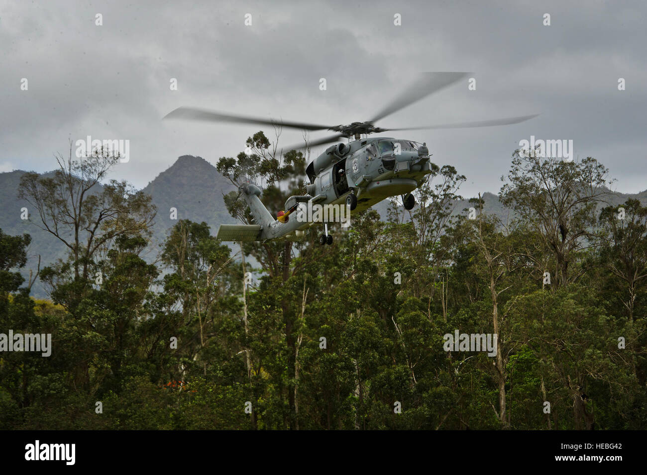 A U.S. Navy SH-60B Seahawk anti-submarine warfare helicopter, assigned ...