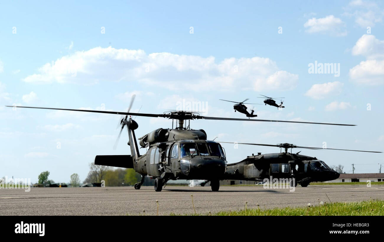 Members from the 1st Combat Aviation Brigade, 1st Infantry Division ...
