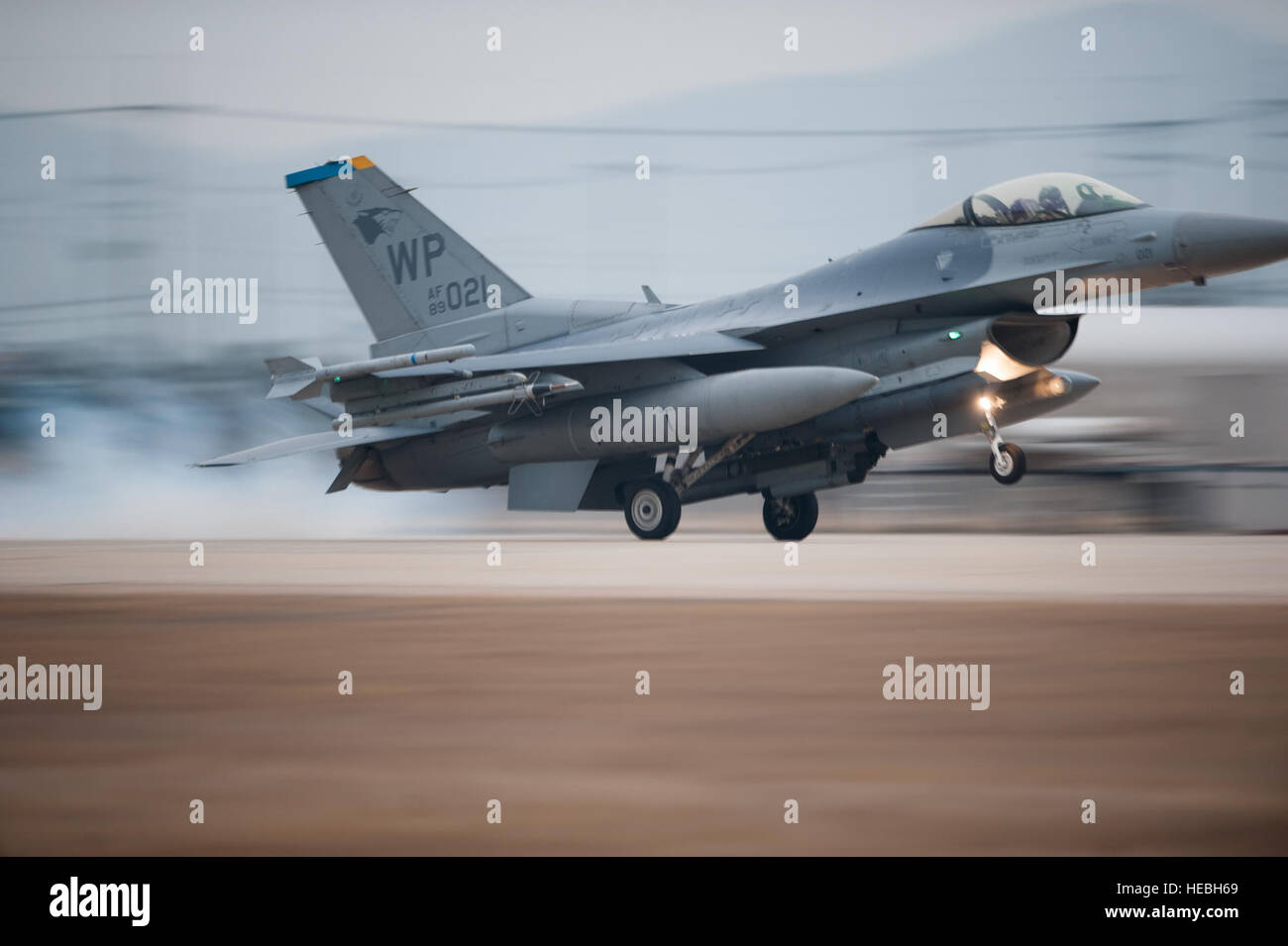 Col. S. Clinton Hinote, 8th Fighter Wing commander, lands an F-16 on ...