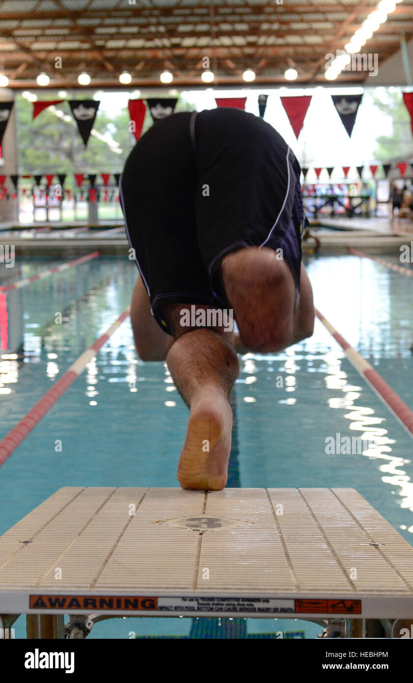 Jason Caswell, a 2015 Air Force Wounded Warrior swimming competitor ...