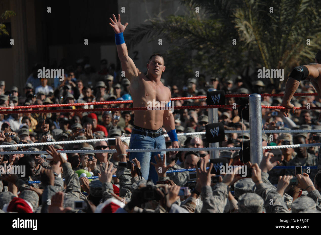 Wwe wrestling crowd hi-res stock photography and images - Alamy