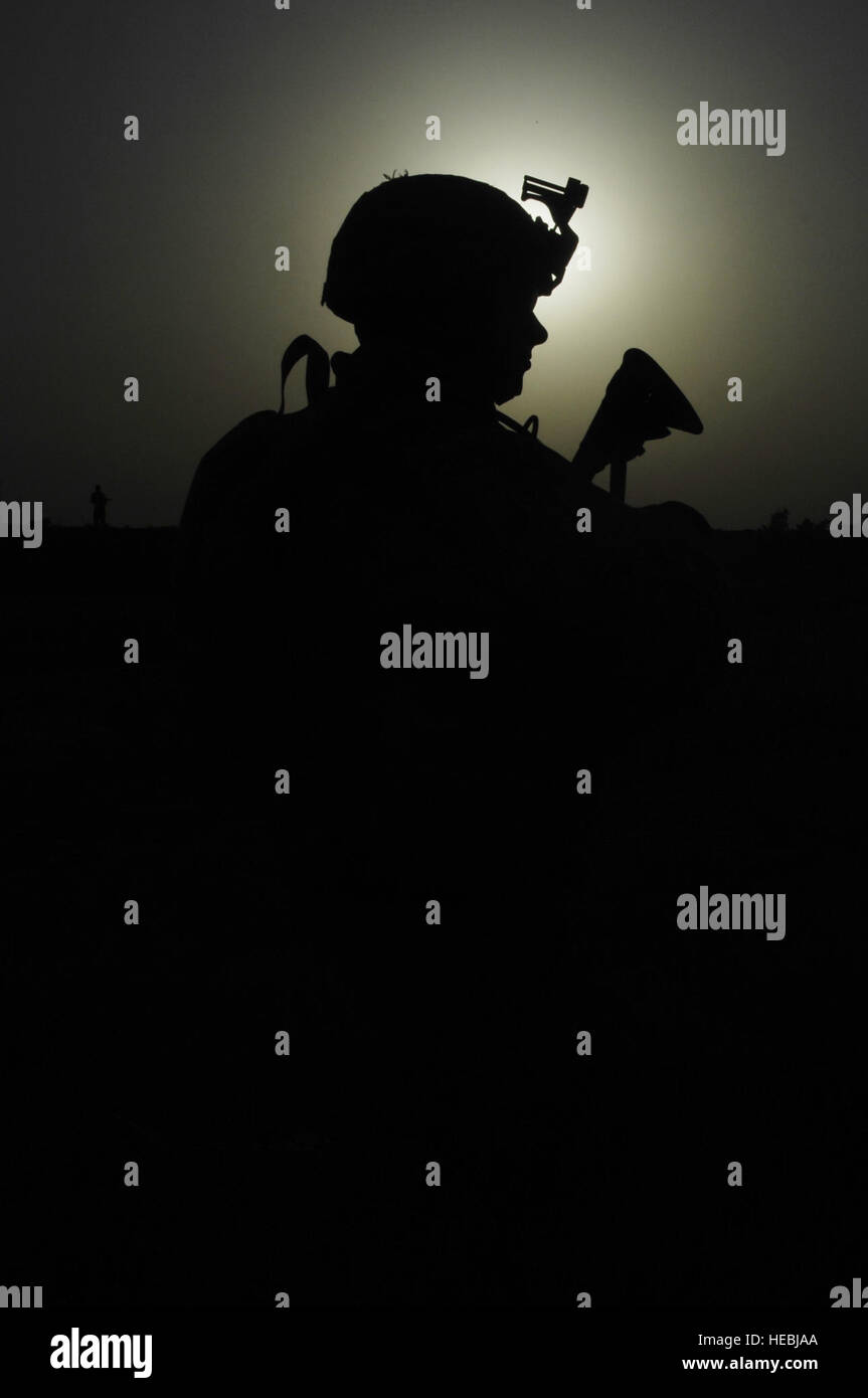 U.S. Army Soldiers with the 3rd Platoon, Alpha Company, 2nd Battalion ...