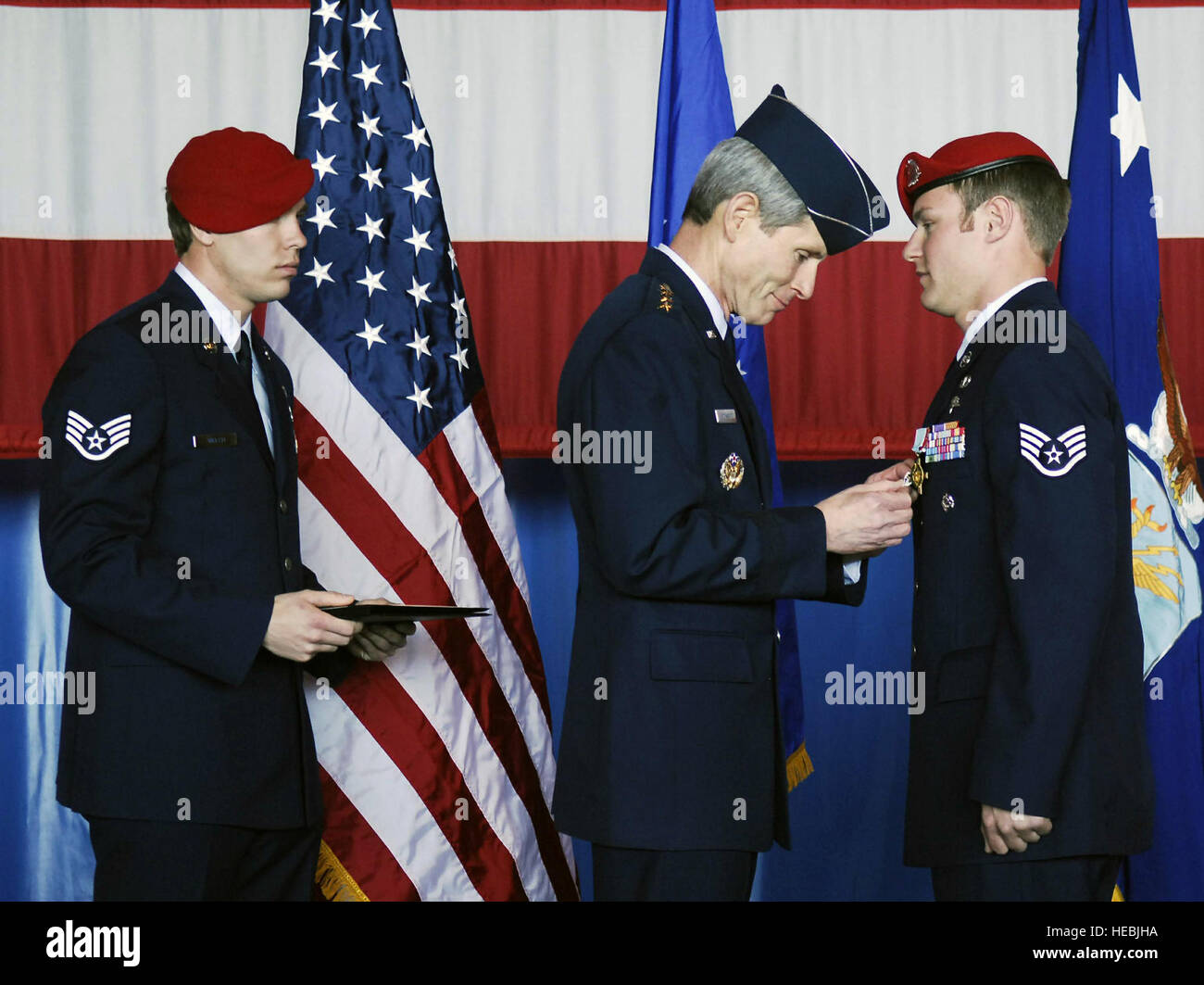 Air Force Chief of Staff Gen. Norton Schwartz presents Staff Sgt ...