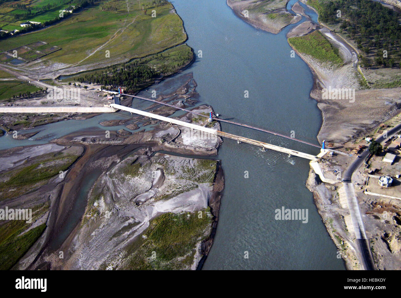 Provincial Reconstruction Team-Kunar engineers take an aerial ...