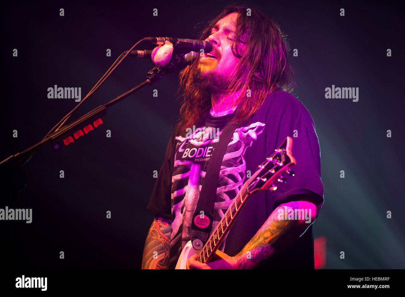 Shaun Morgan, lead singer for the band Seether, performs for Team ...