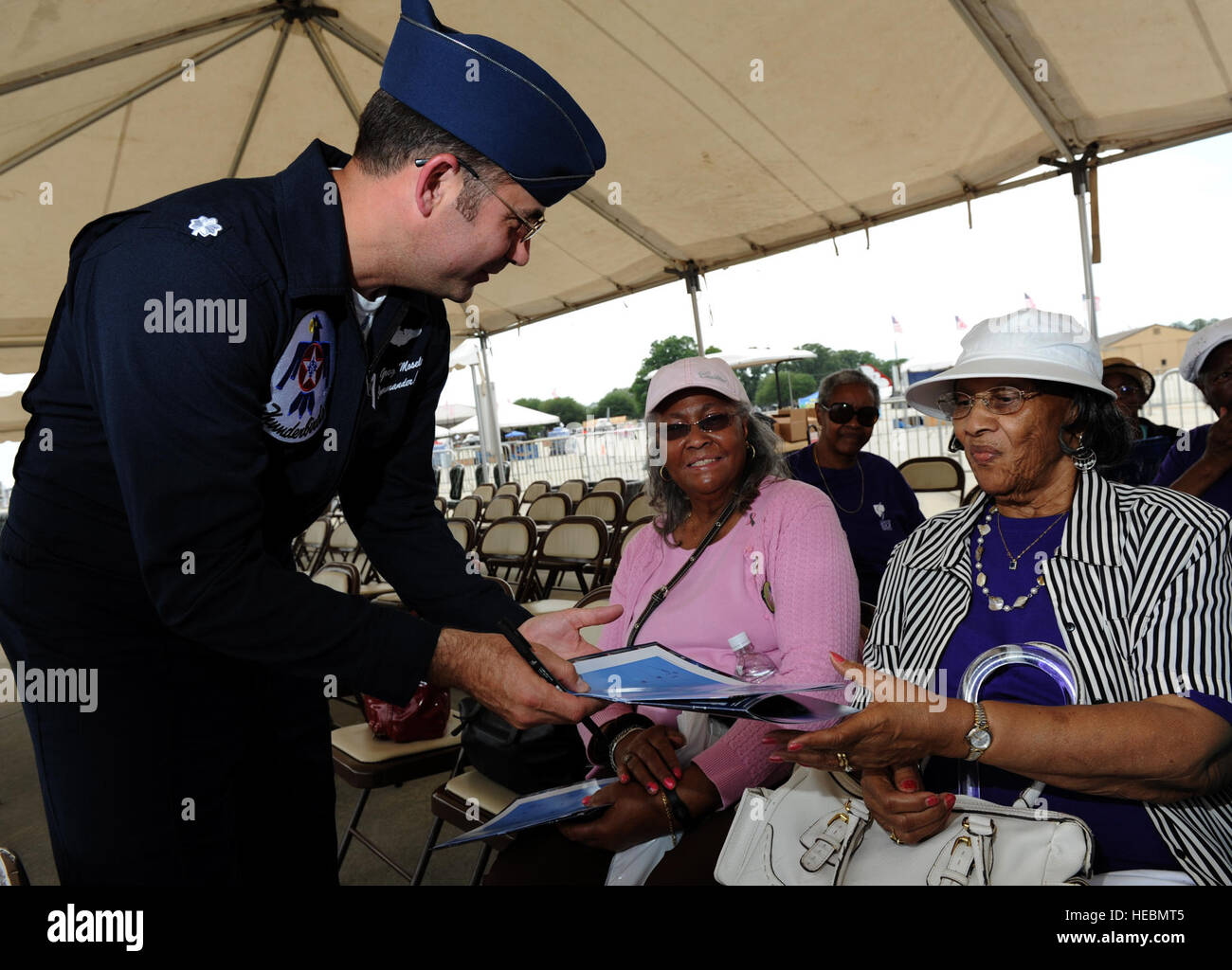 Lieutenant Colonel Greg Moseley, Thunderbird 1, Commander/Leader, meets ...