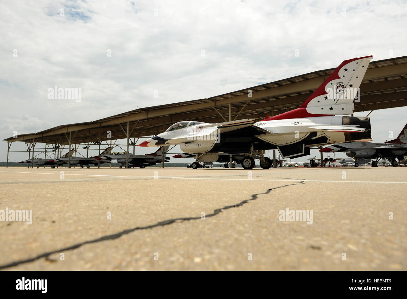Lieutenant Colonel Greg Moseley, Thunderbird 1, Commander/Leader, taxis ...