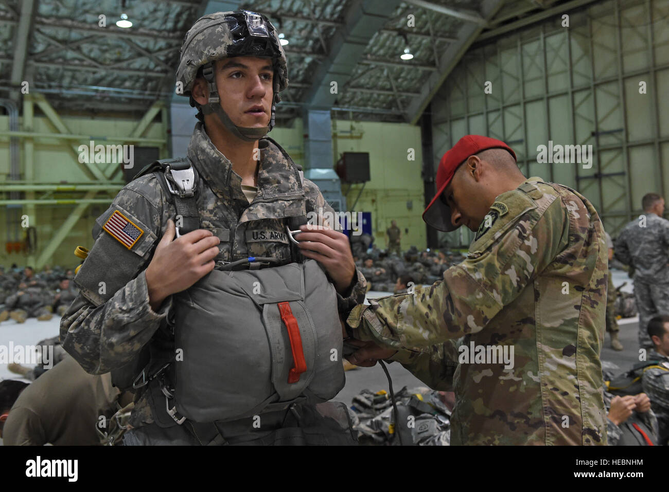 Paratroopers with the 4th Infantry Brigade Combat Team (Airborne), 25th ...