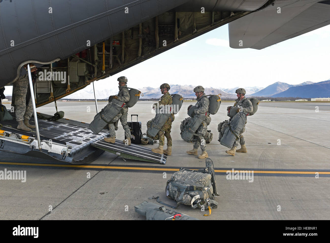 Paratroopers with the 4th Infantry Brigade Combat Team (Airborne), 25th ...