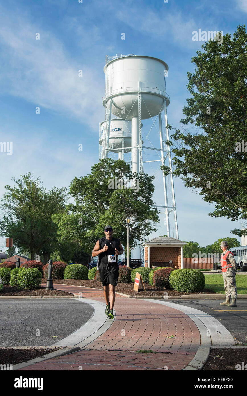 A Team Scott member participates in the run portion of the “Splash N ...