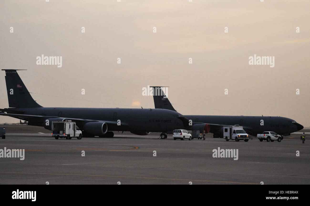 376th air expeditionary wing at manas air base hi-res stock photography ...