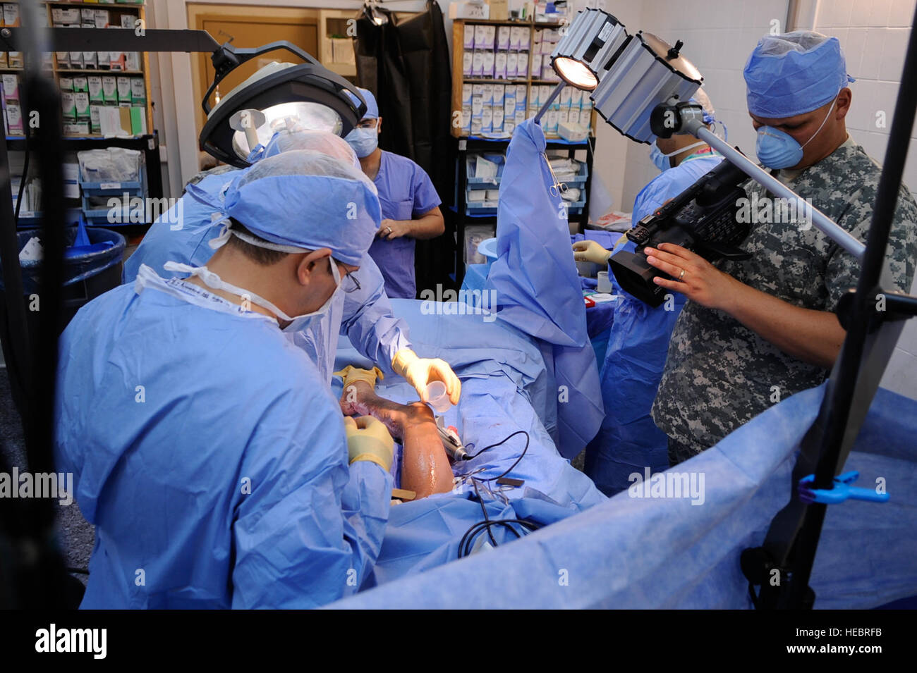 Iraq military surgery hi-res stock photography and images - Alamy