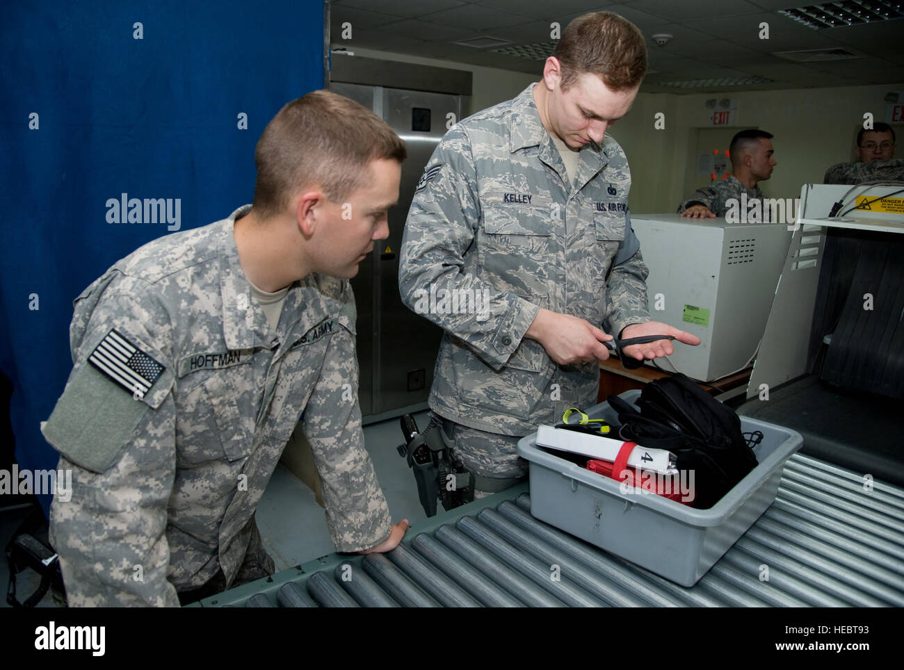 Cpl. Jeff Hoffman, 391st Military Police Battalion, Detachment 5, left ...