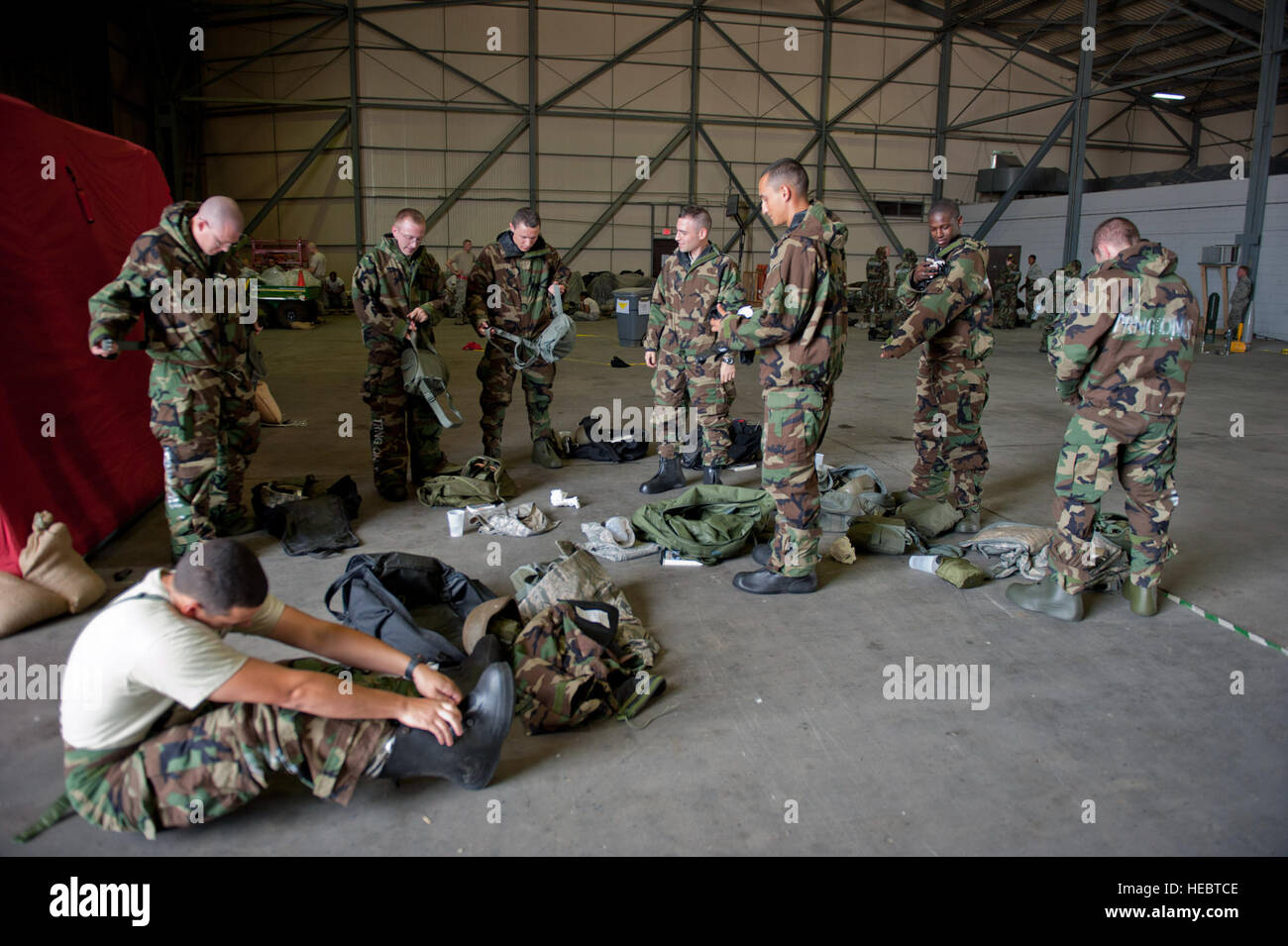 Airmen don chemical protective hi-res stock photography and images - Alamy