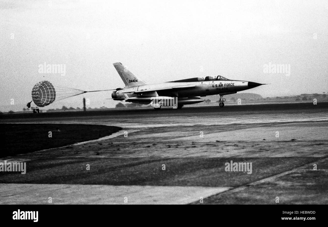 Drag Chute High Resolution Stock Photography and Images - Alamy