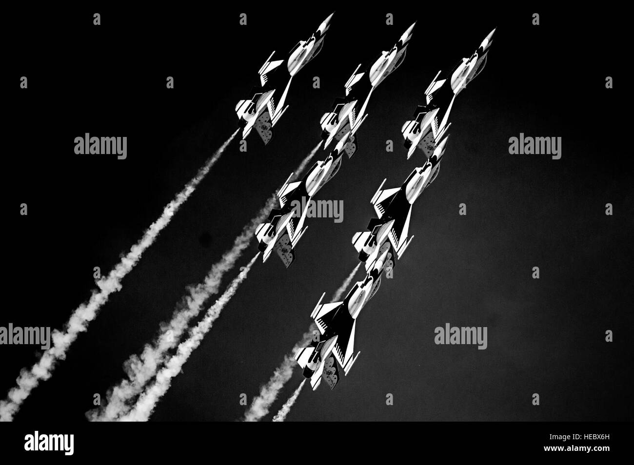 Thunderbirds Delta Formation pilots perform the Delta Roll during the ...