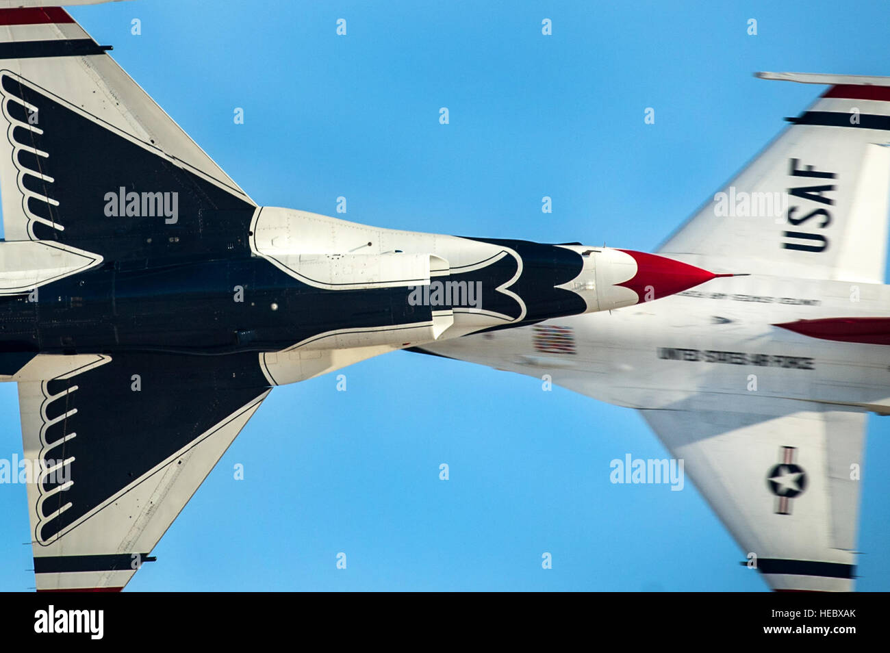 Opposing knife edge pass hi-res stock photography and images - Alamy