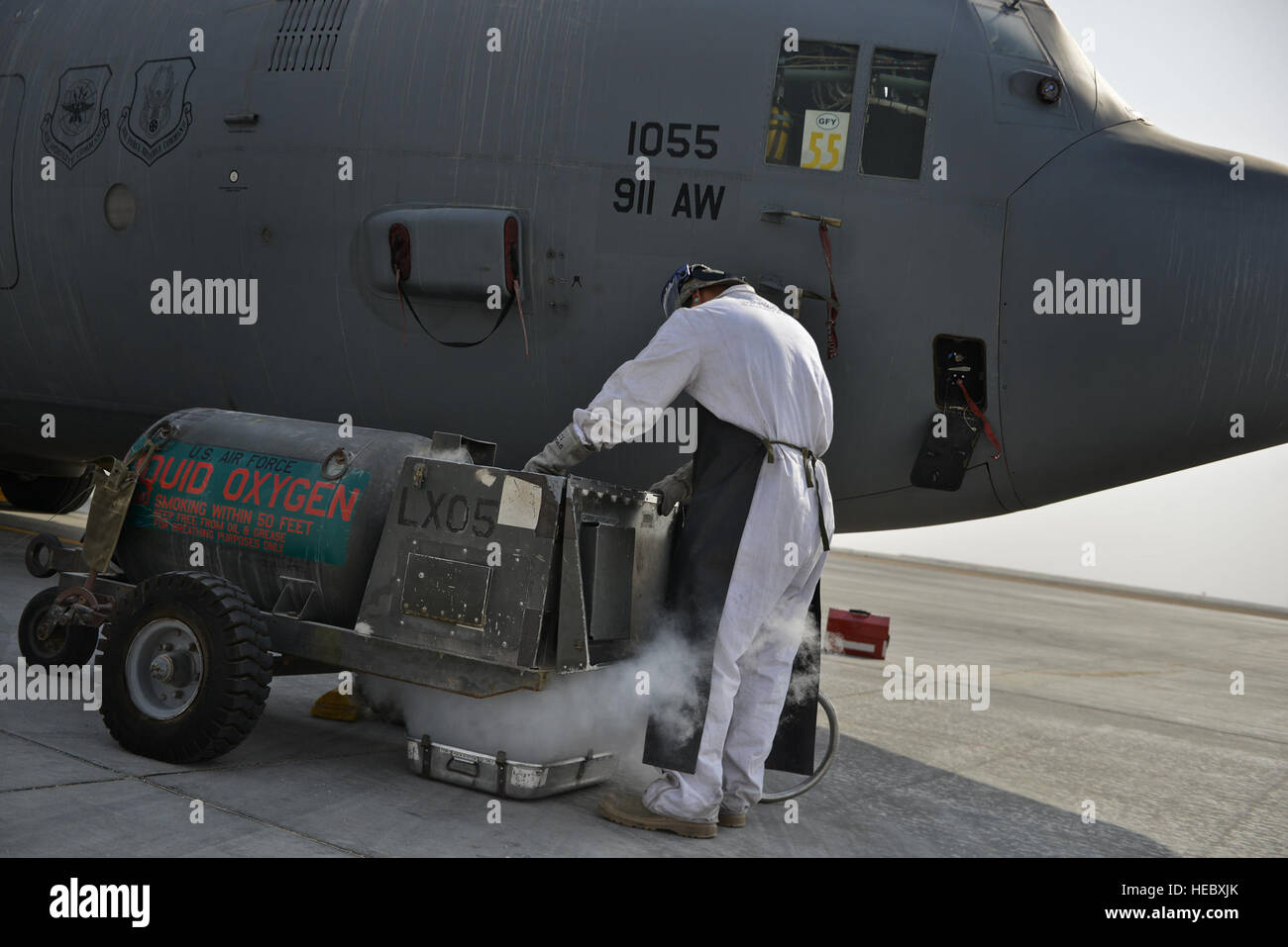 Oxygen tank aircraft hi-res stock photography and images - Alamy