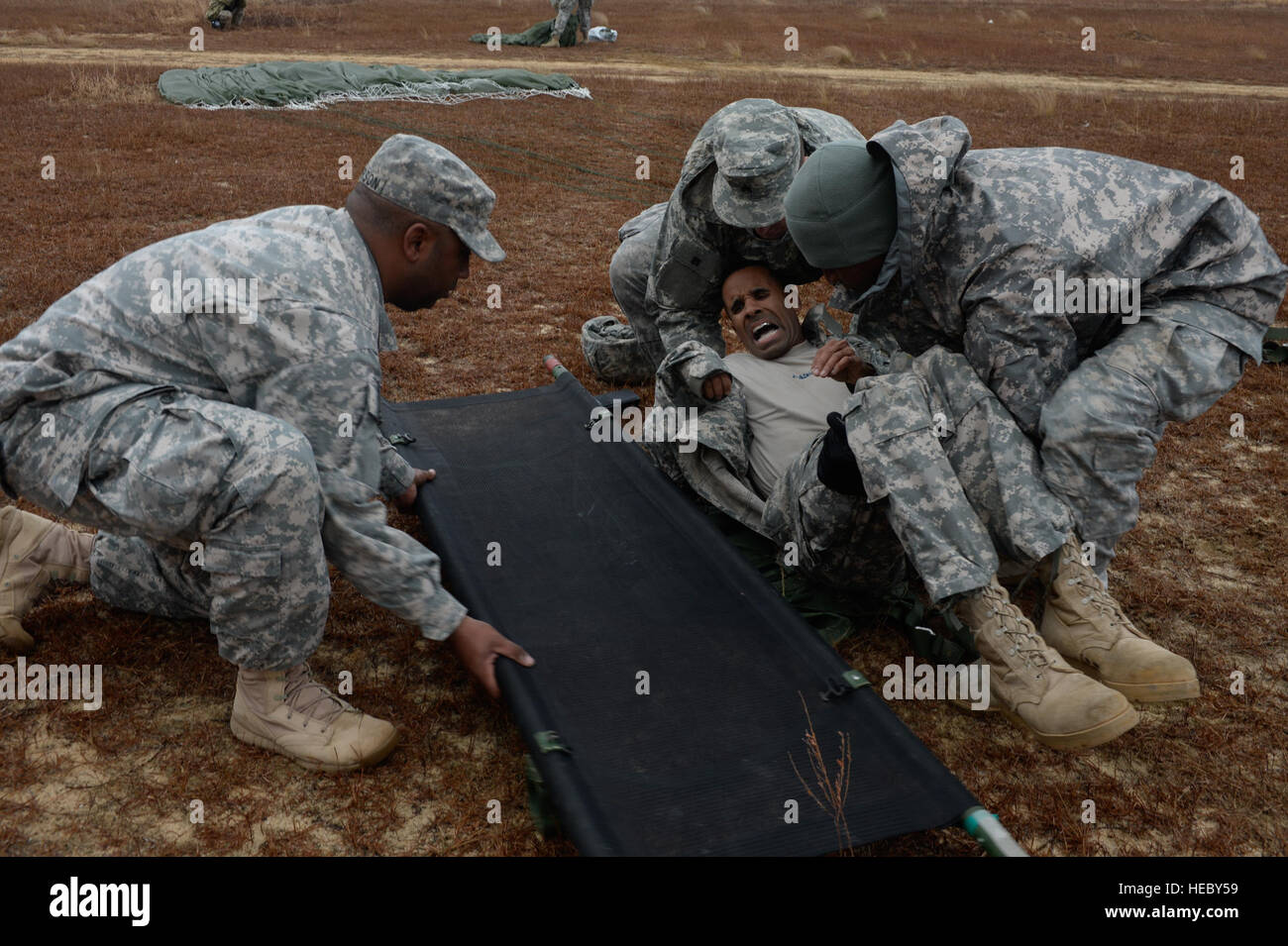 U s army soldier treated hi-res stock photography and images - Alamy