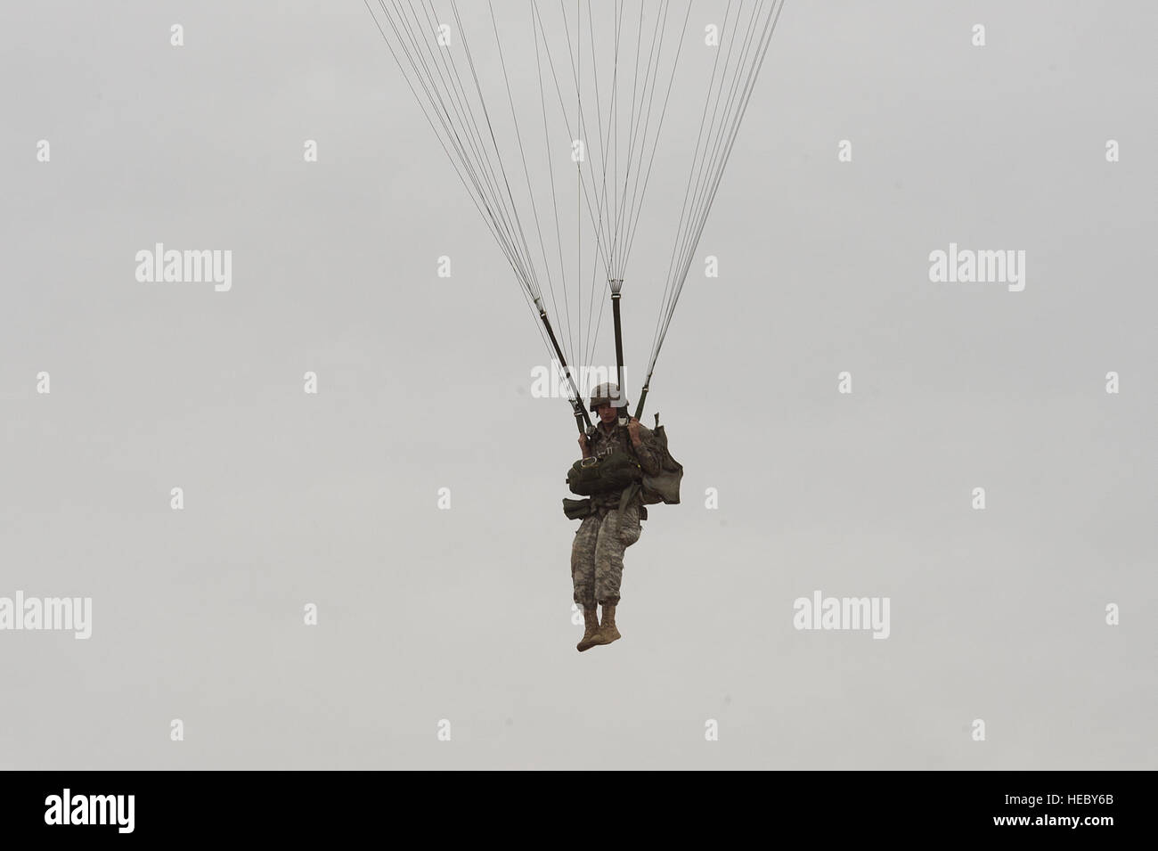 Air force paratrooper jumping hi-res stock photography and images - Alamy