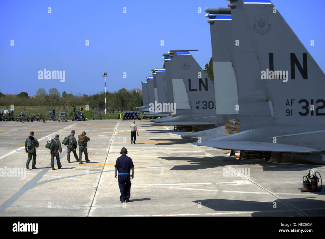 Pilots, weapon systems officers, and maintenance Airmen from the 48th ...